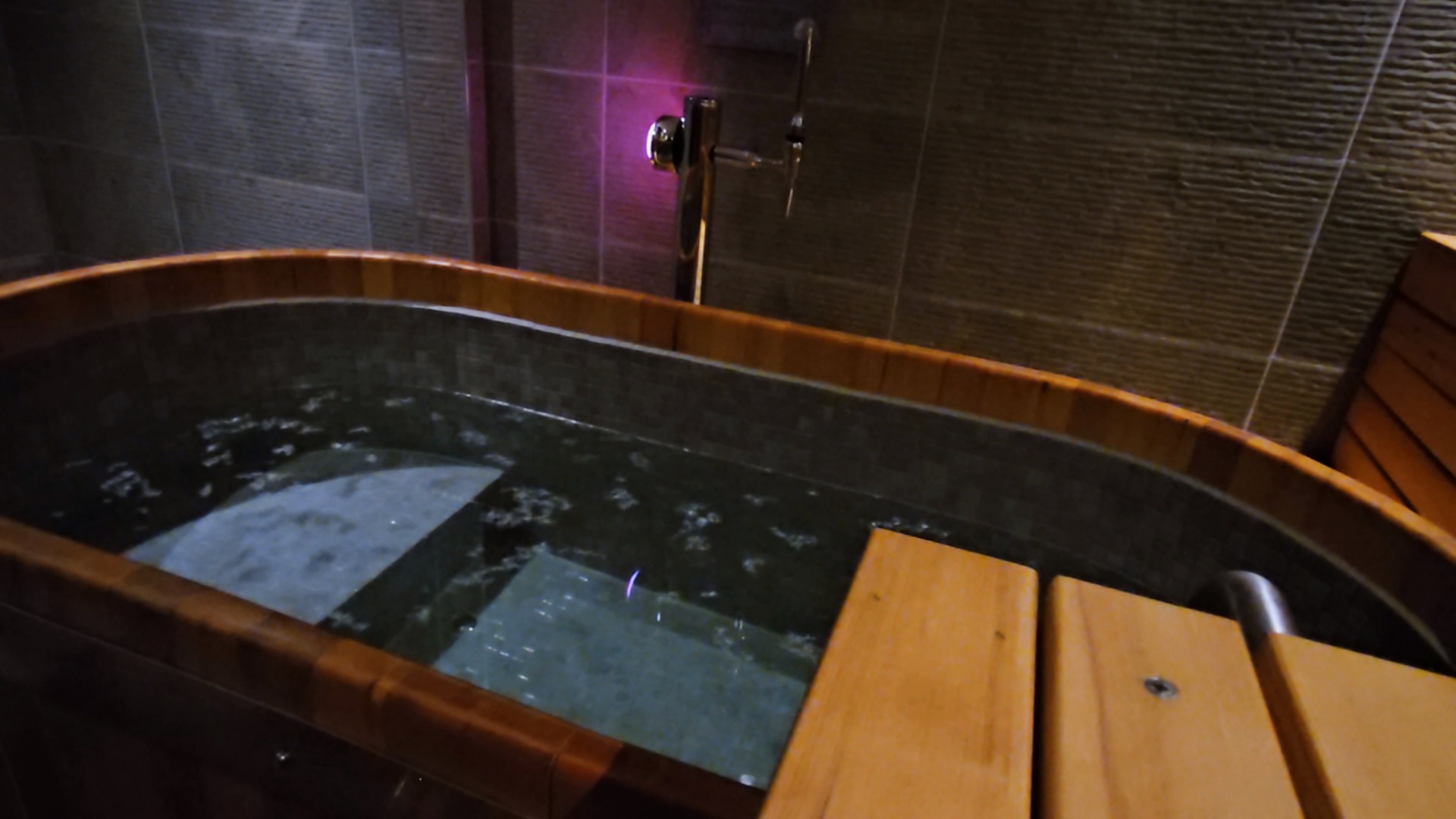 ExBEERrience at the Norfolk Mead Beer Spa – adventuresinhoptimism.com